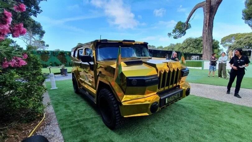 Dartz Prombron Aladeen Edition, da "Il dittatore" il SUV tutto d'oro
