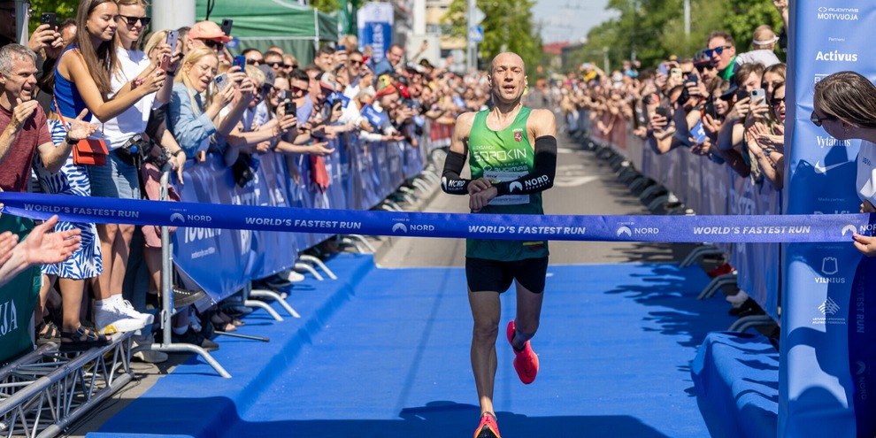 Aleksandr Sorokin incredibile: è record mondiale 100km in 6h05'3