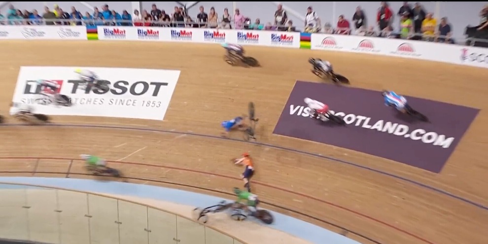 Ciclismo, Fidanza che paura! Brutta caduta a Glasgow: le sue condizioni